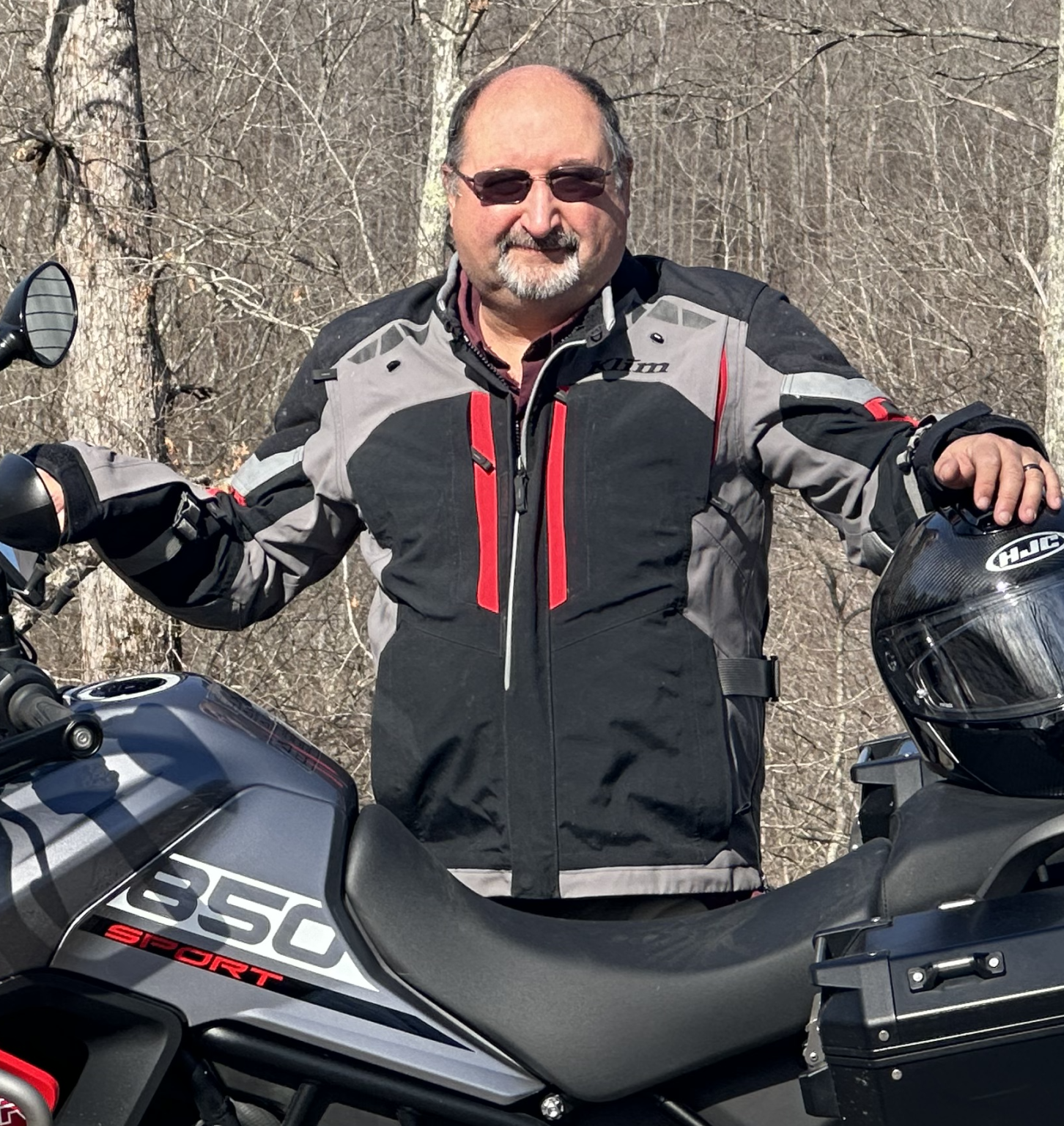 Johnny & Bike | Road Guardians